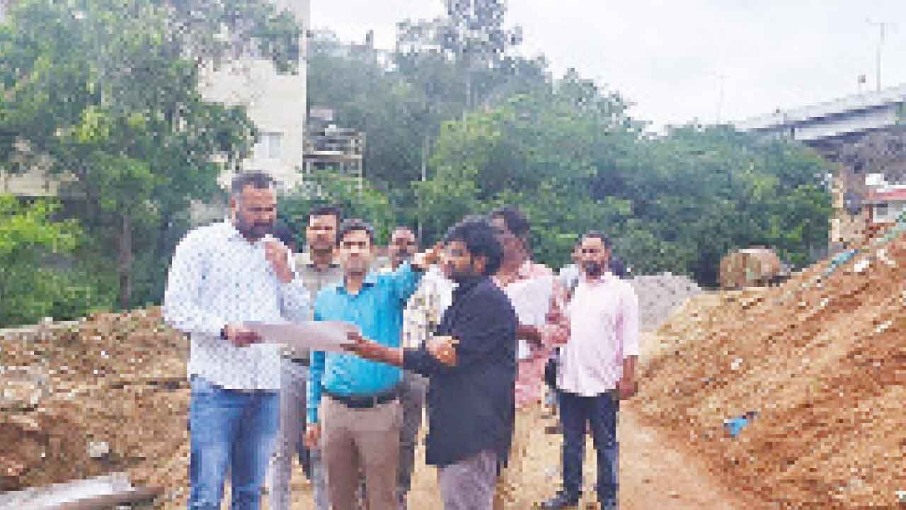 GHMC chief inspects ongoing projects