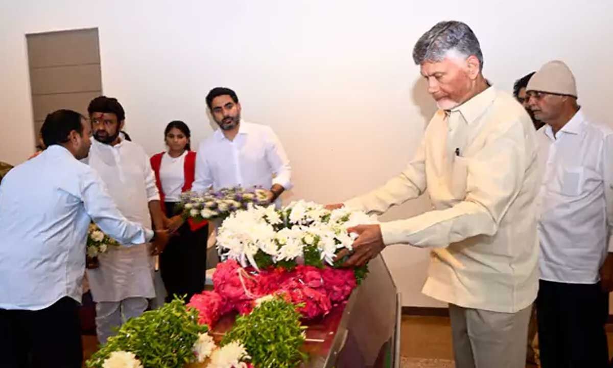 CM Chandrababu condoles passing of Padmaja Nandamuri, meets kin