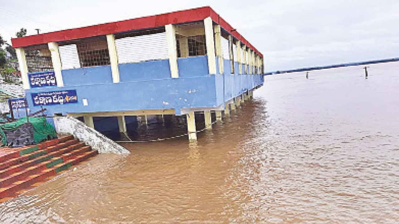Godavari river in spate at Bhadrachalam
