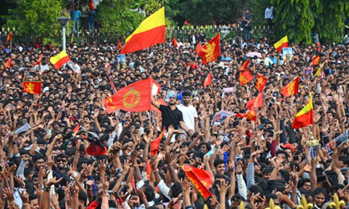 RCB extends Rs 25 lakh each to families of 11 stampede victims