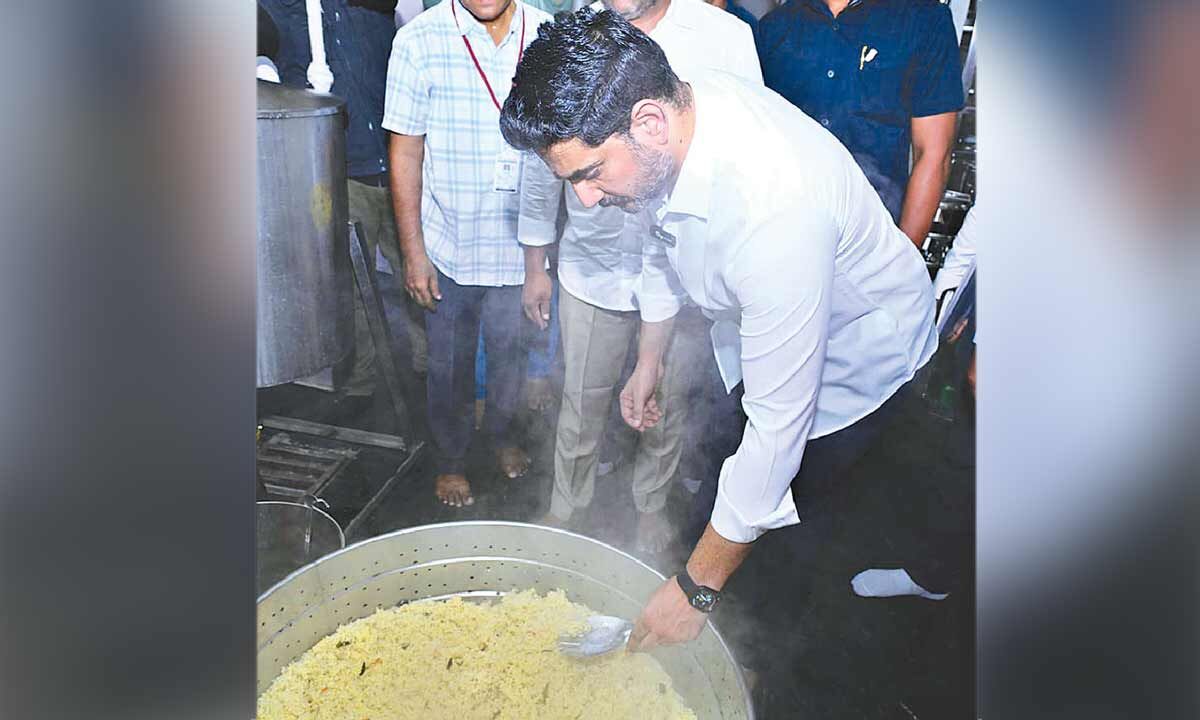Lokesh opens India’s first smart kitchen in govt school