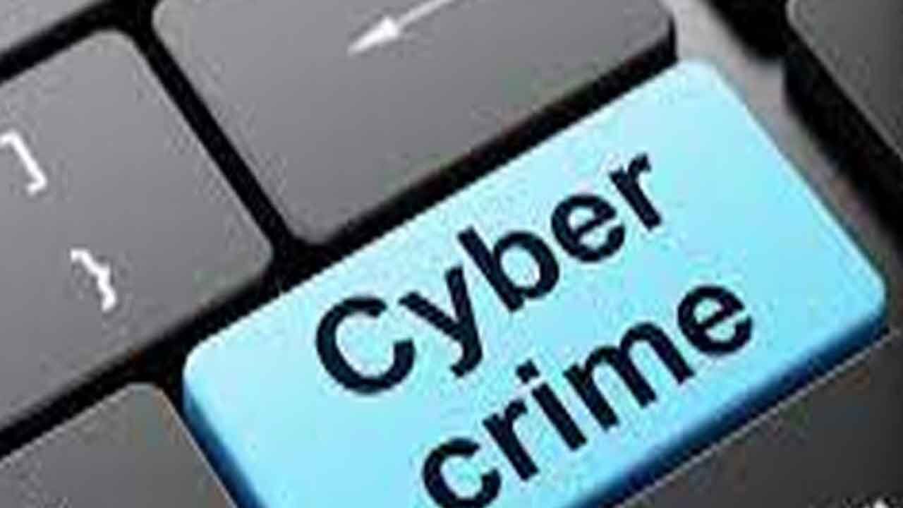 Fraudsters pose as ‘Axis Bank Security’ in Rs 43 lakh IPO scam