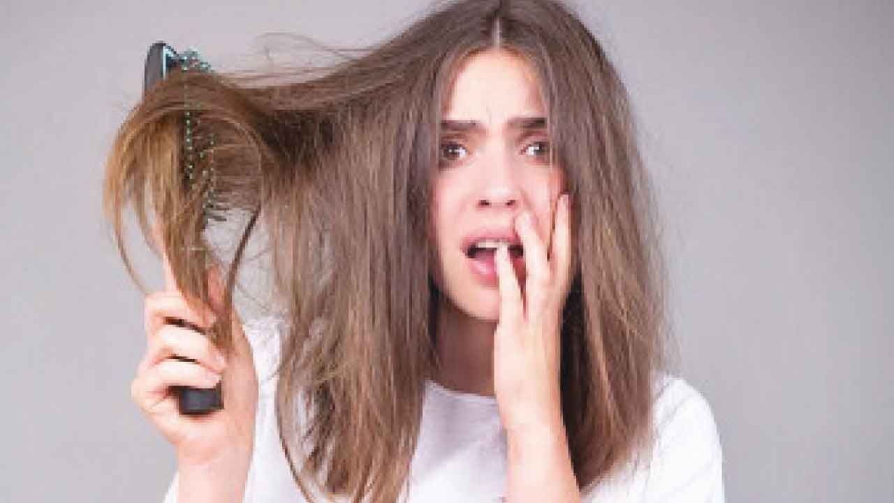 Monsoon hair woes? Here’s how to keep your scalp healthy and hair frizz ...
