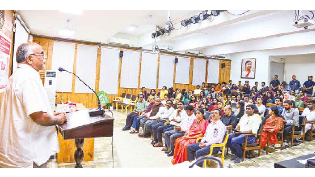 EFLU celebrates Teachers’ Day with reflections on values and education