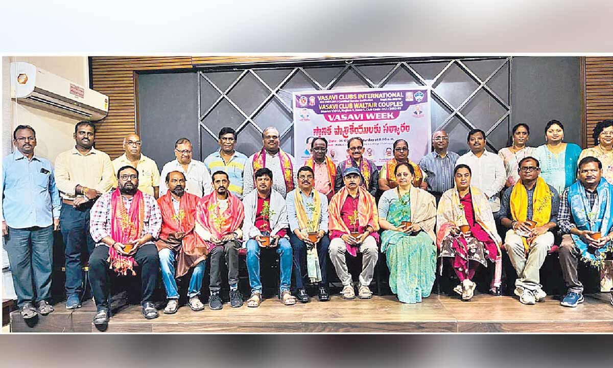 Vasavi Club Waltair Couples highlight significant contributions of journalists