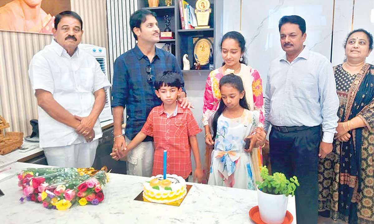 Palle Kishore Reddy celebrates b’day with family members