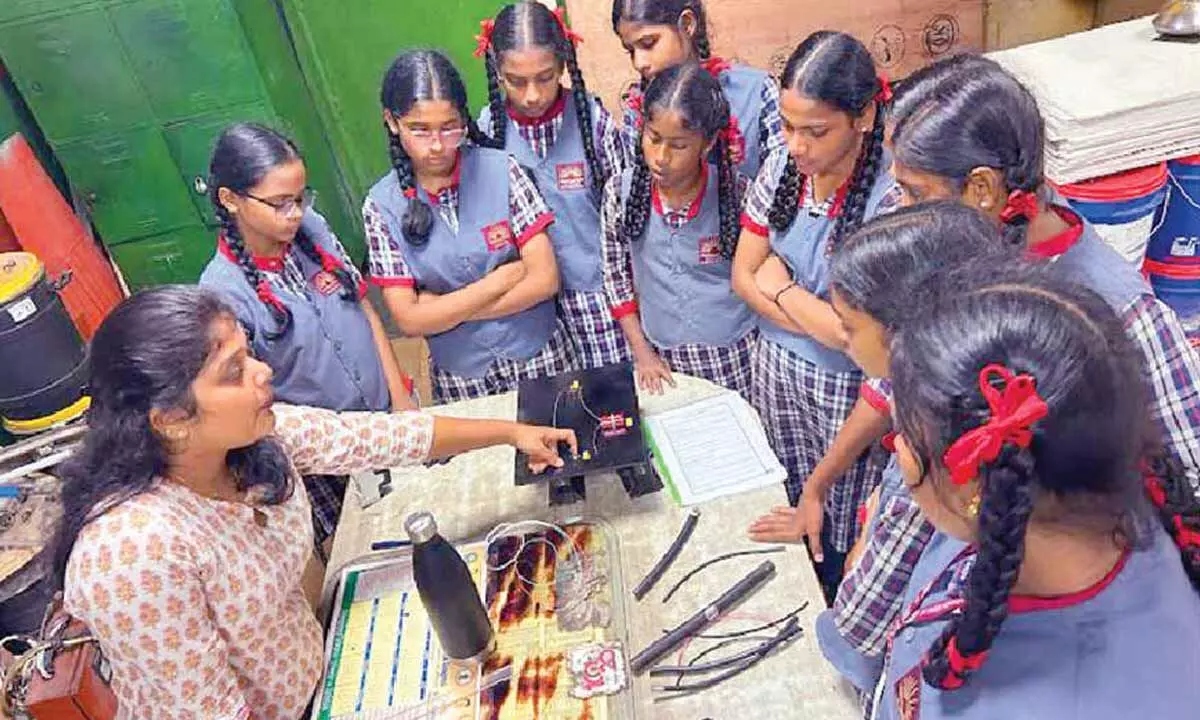 KV students visit ELS for technical study tour