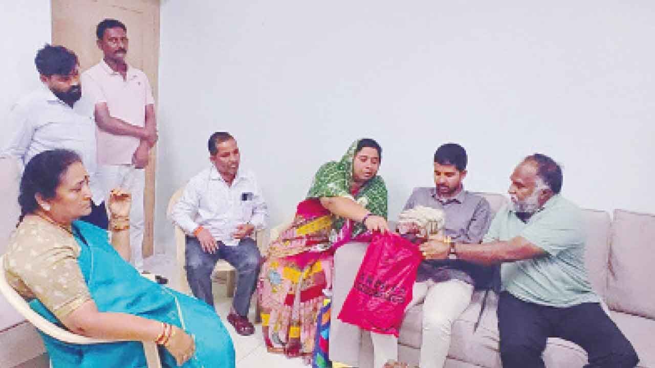 Jagga Reddy couple extends Rs 10L aid to help a student regain sight