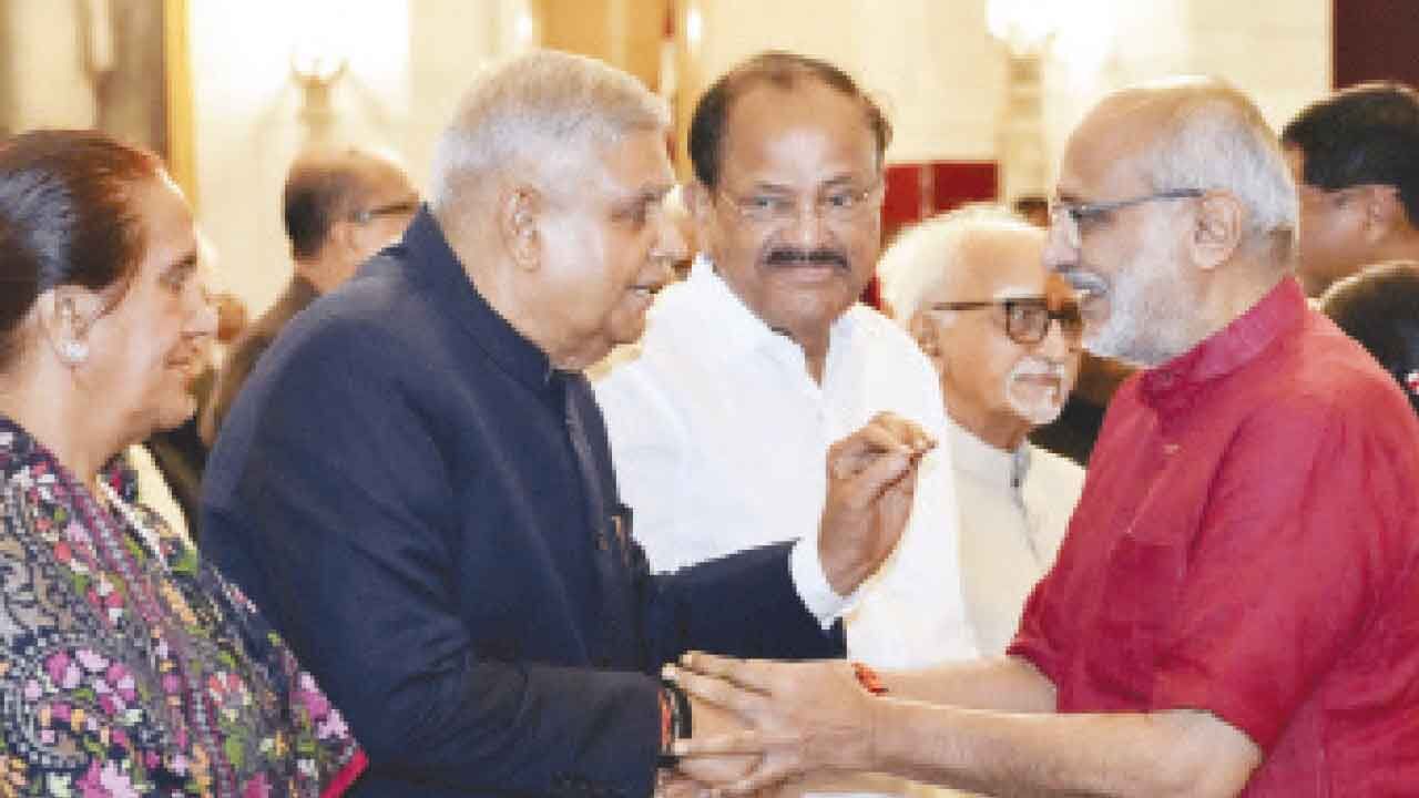 Radhakrishnan takes oath as 15th VP