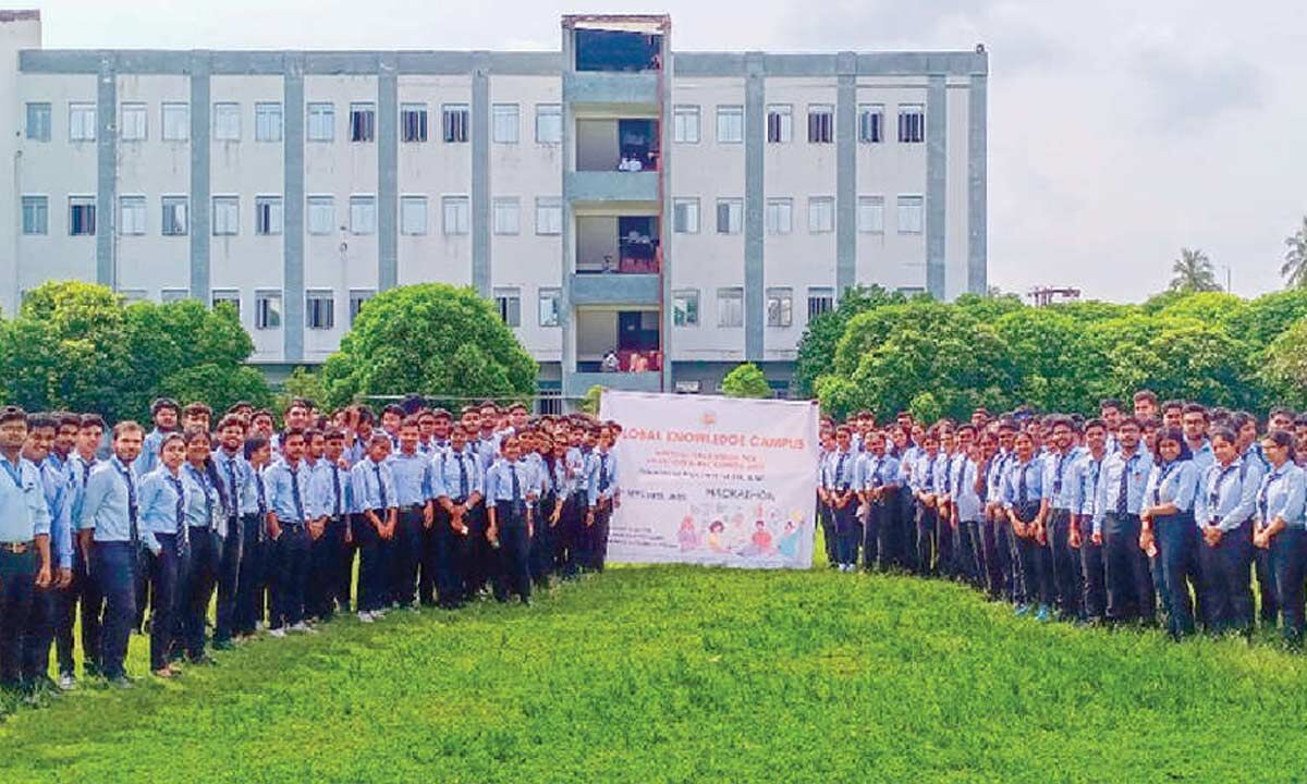 GIMT students engage in collaborative problem-solving at Internal Hackathon 2025