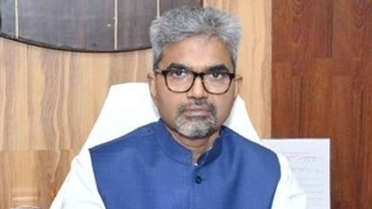 SCR GM reviews safety measures across zone