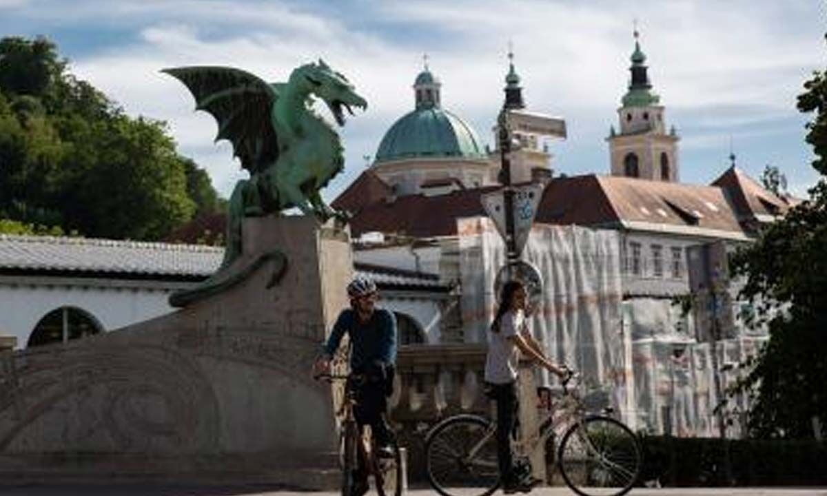 Slovenia raises retirement age to 67 under pension reform