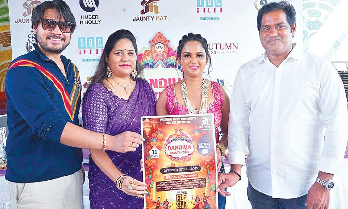 Hyderabad gears up for Dandiya Masti with glittering curtain raiser