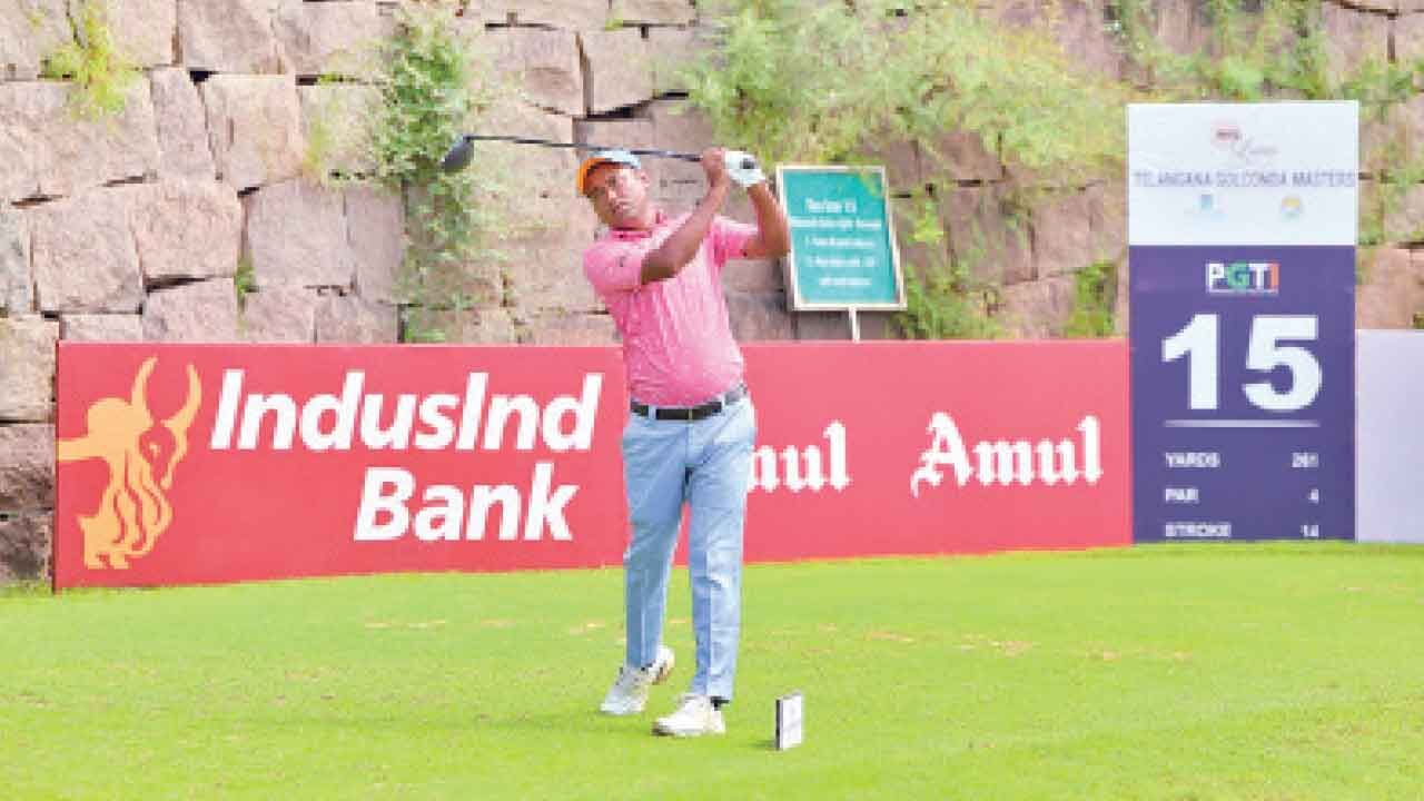 Jamal dominates 3rd round, takes 4-shot lead