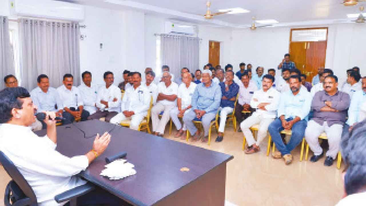 Cong mobilises full strength in Palair
