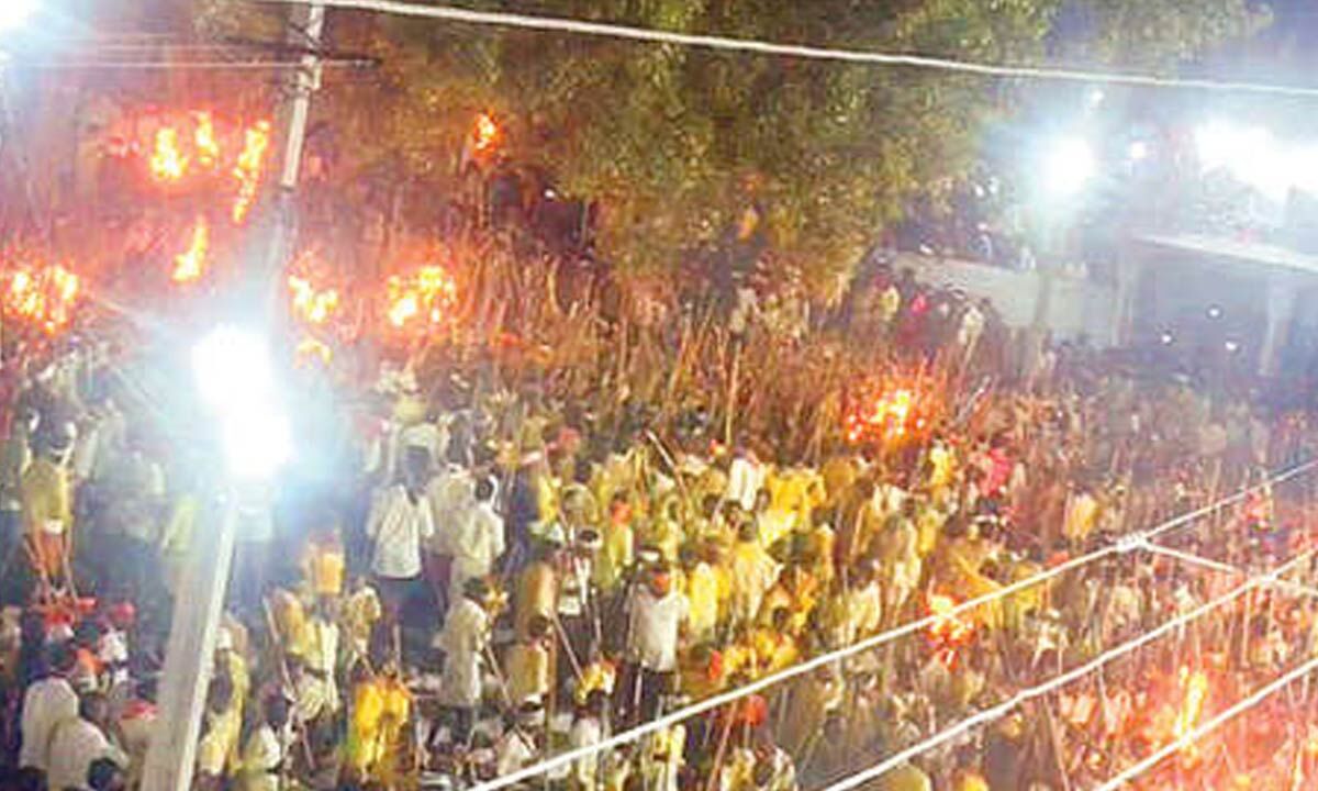 Two dead, over 100 hurt in stick-fight during Banni fest