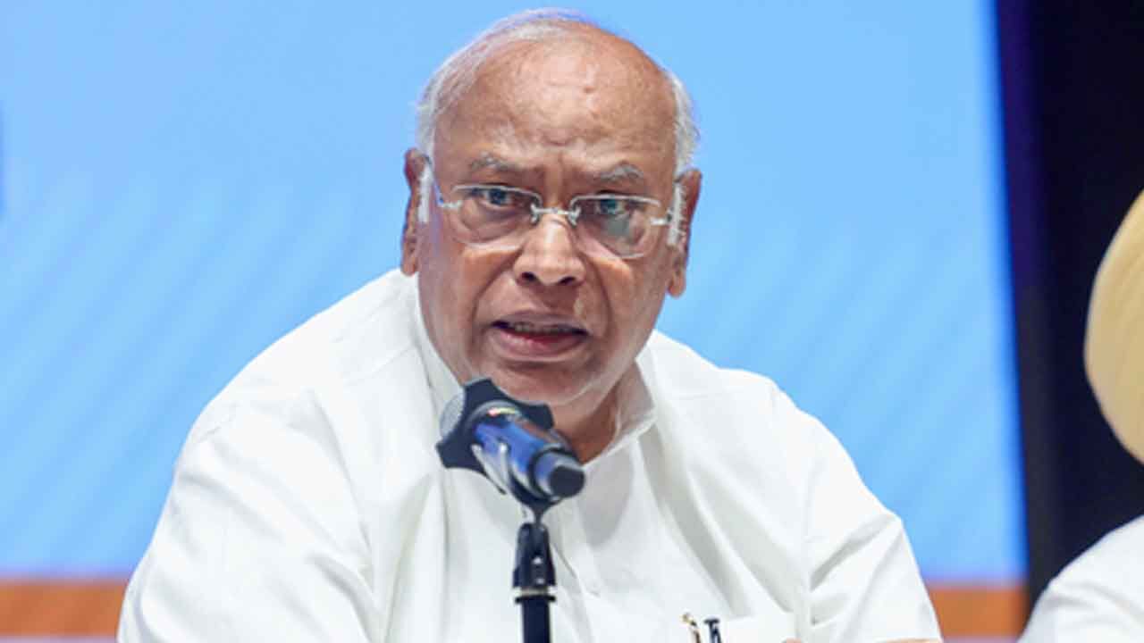 Congress demands probe into Anandu Aji suicide case