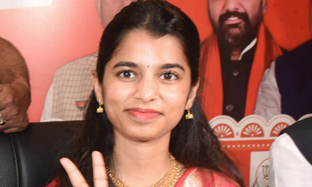 Bihar Assembly polls: Singer Maithili Thakur gets BJP ticket from ...