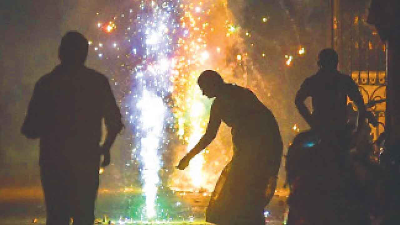 SC nod for green firecrackers: Party vindicated, AAP compelled court to ...