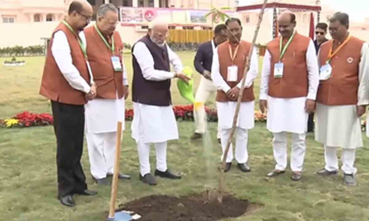 PM Modi inaugurates Chhattisgarh's new Vidhan Sabha, unveils Atal ...