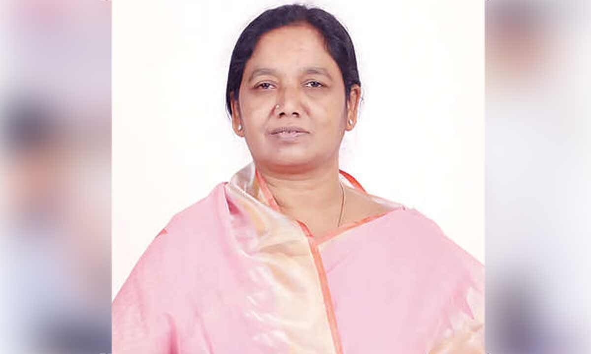 Make Pampanuru a prominent pilgrim centre: Sunitha