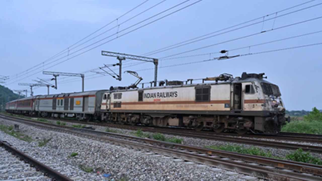 Loco pilot injured, train service between Banihal & Baramulla halted ...
