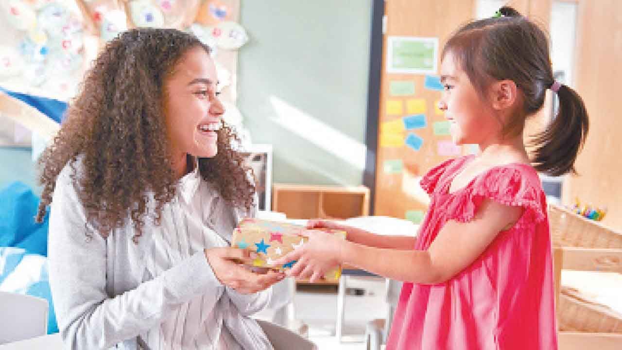 Today is World Kindness Day: The power of being kind - Teaching ...