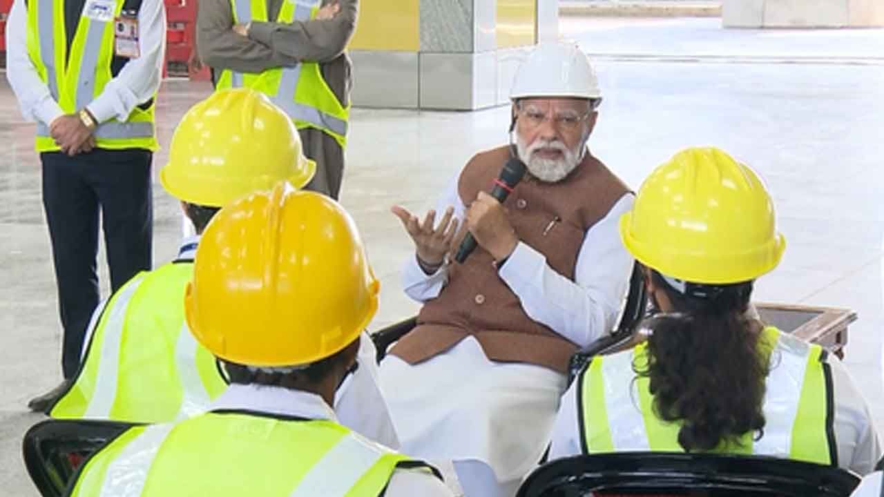 PM Modi interacts with MAHSR team in Surat, hails their role in India’s ...