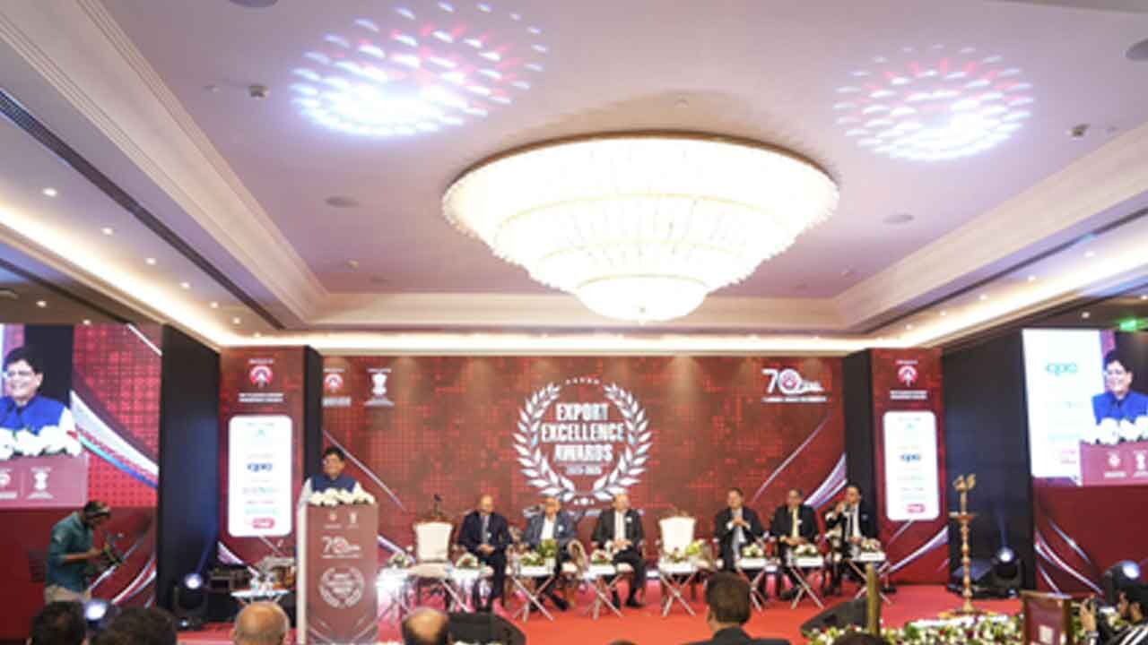 Piyush Goyal exhorts domestic plastics industry to double exports