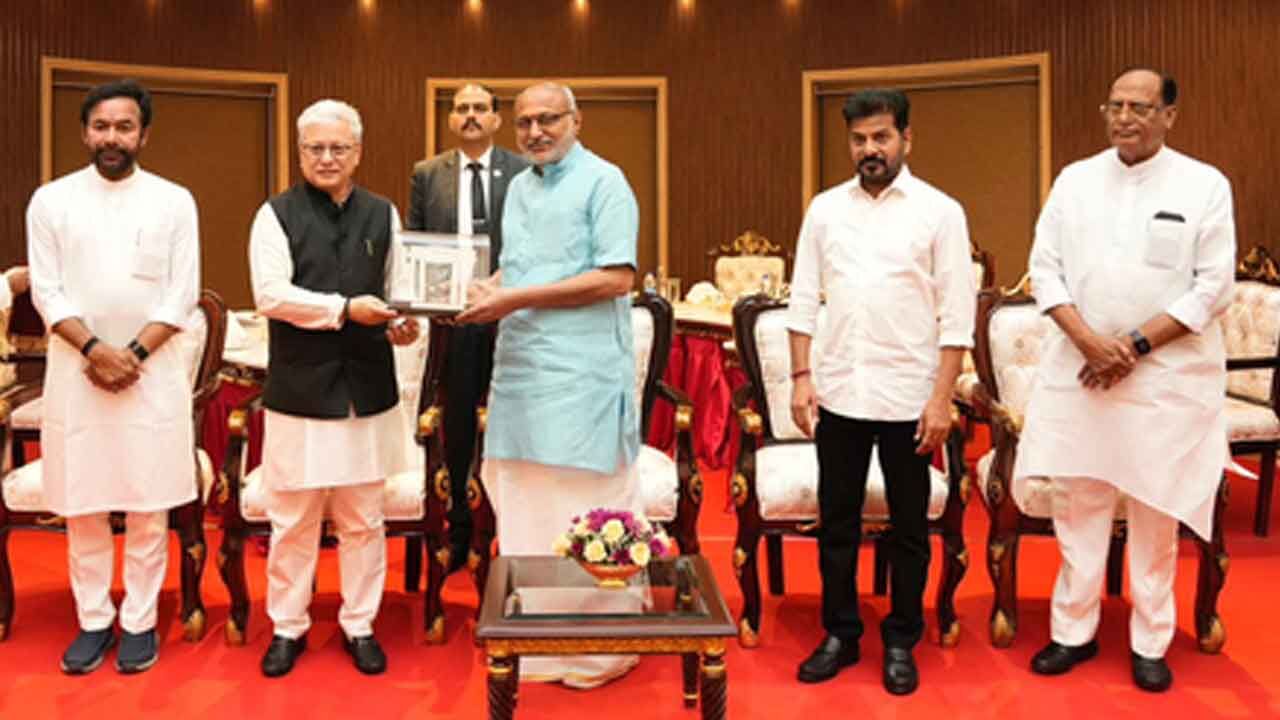 V-P Radhakrishnan begins maiden visit to Telangana