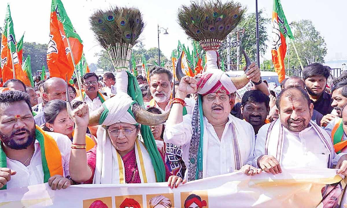 BJP pays grand homage to tribal icon Birsa Munda