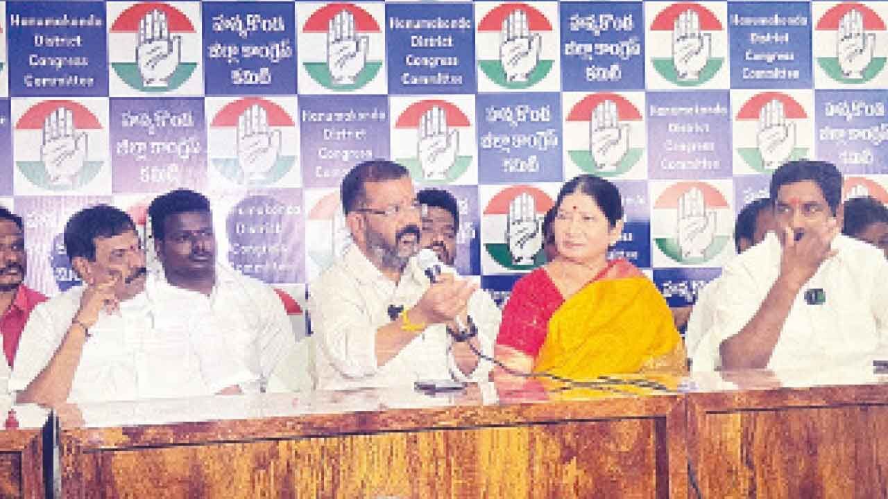 Naini calls KTR, Harish as Billa and Ranga