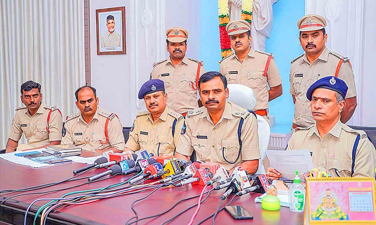 8 cybercriminals held for ‘digital arrest’