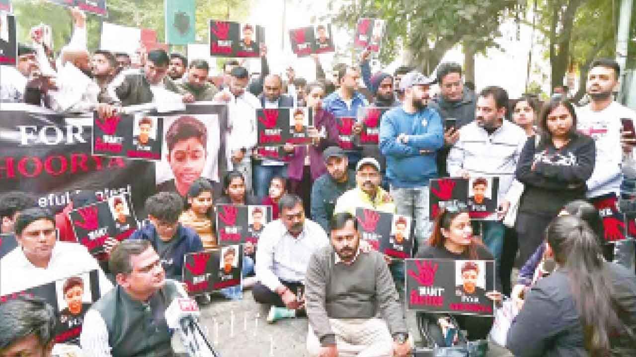 Class 10 student’s suicide: Parents, friends protest in front of Delhi ...
