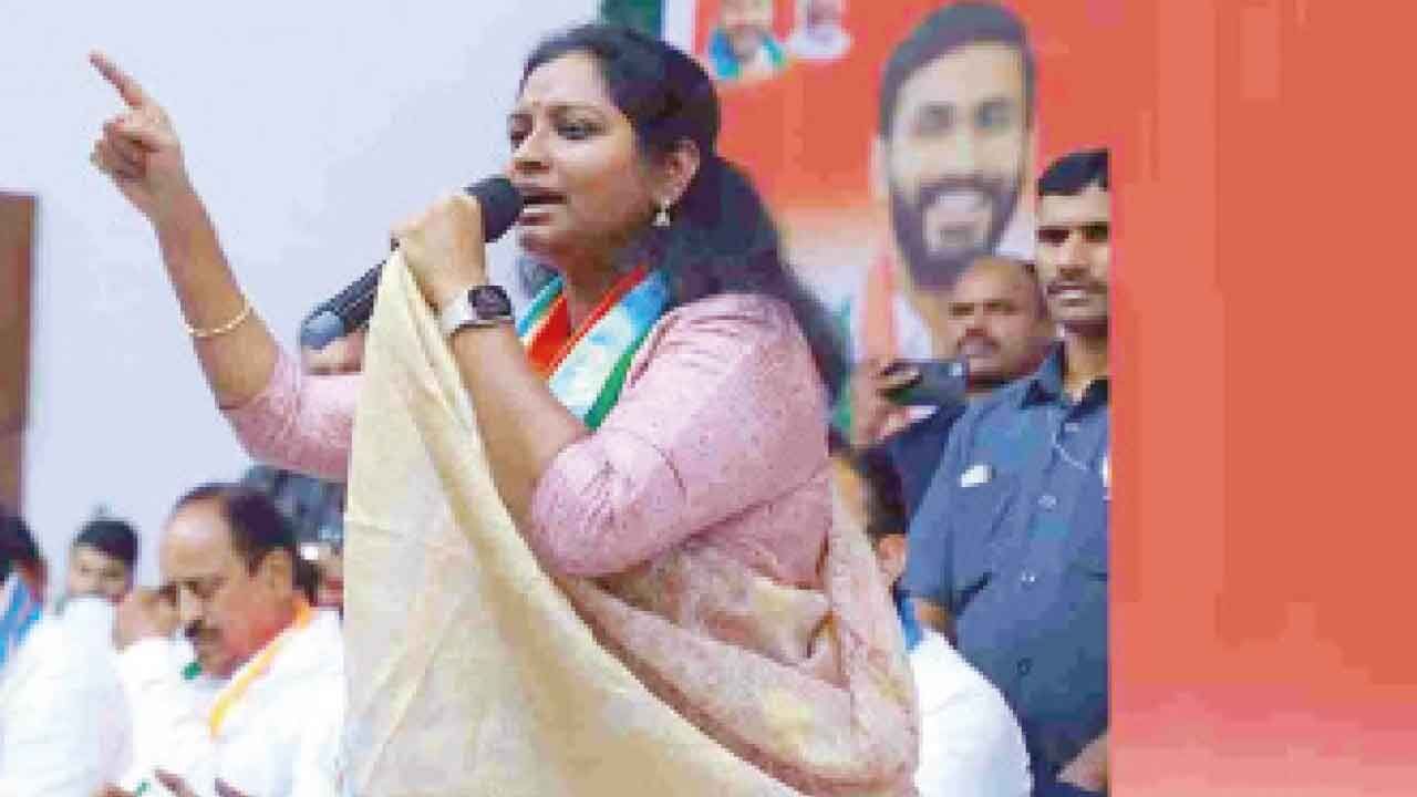 MP Kavya raises concern over lack of skill devpt progs in Warangal
