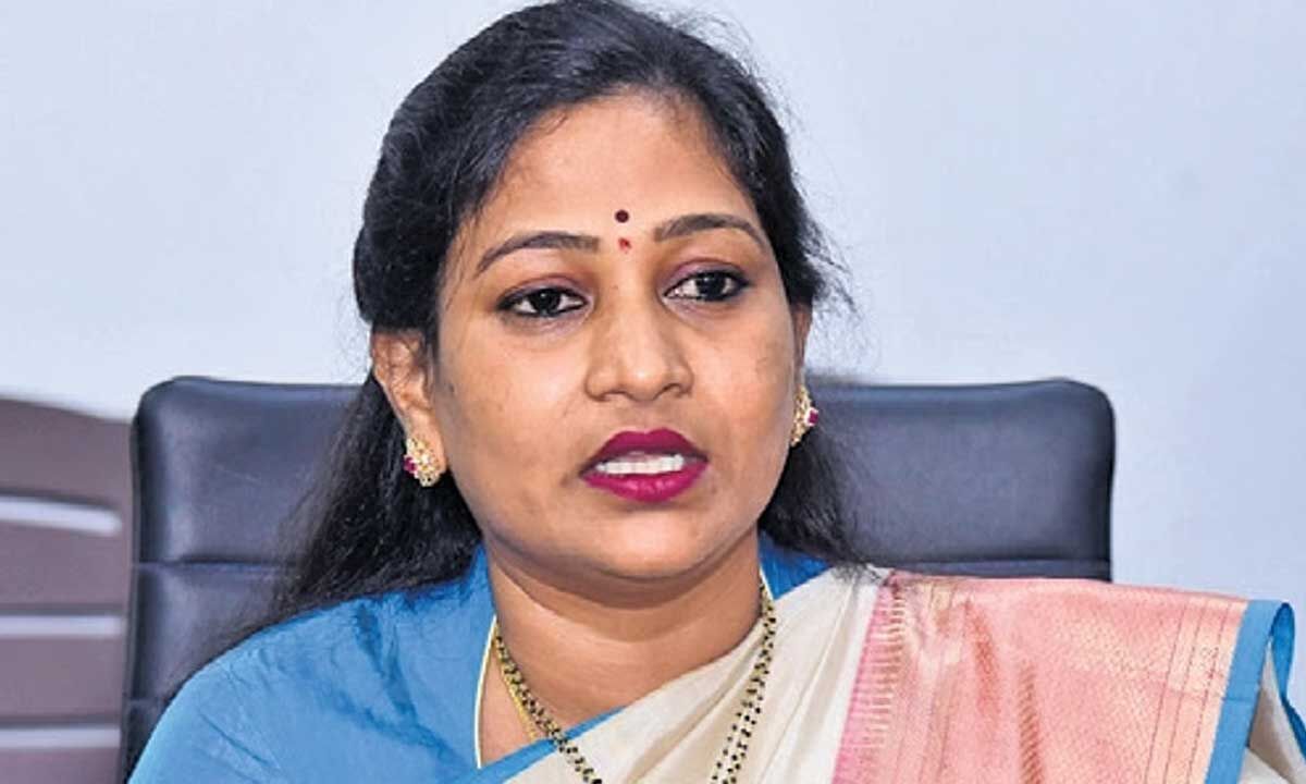 Home Minister Anita Assures Agrigold Victims of Government Support