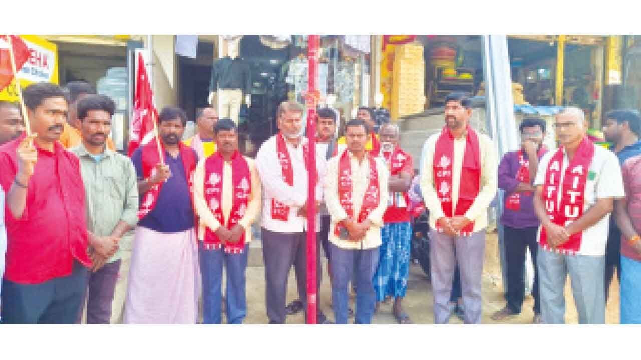 World looking towards communism: CPI