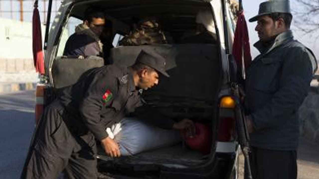 Afghan police arrest eight for drug production, smuggling