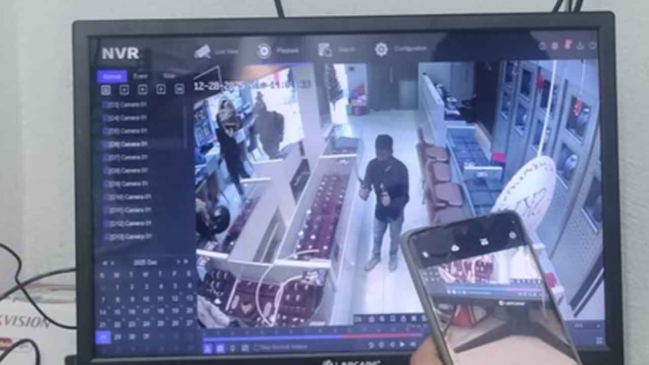 Staffer recalls horror of 7-kg gold robbery by armed gang in Karnataka ...