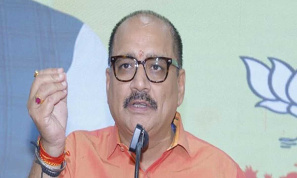 Kejriwal lying on dog count duty for teachers: Delhi BJP chief