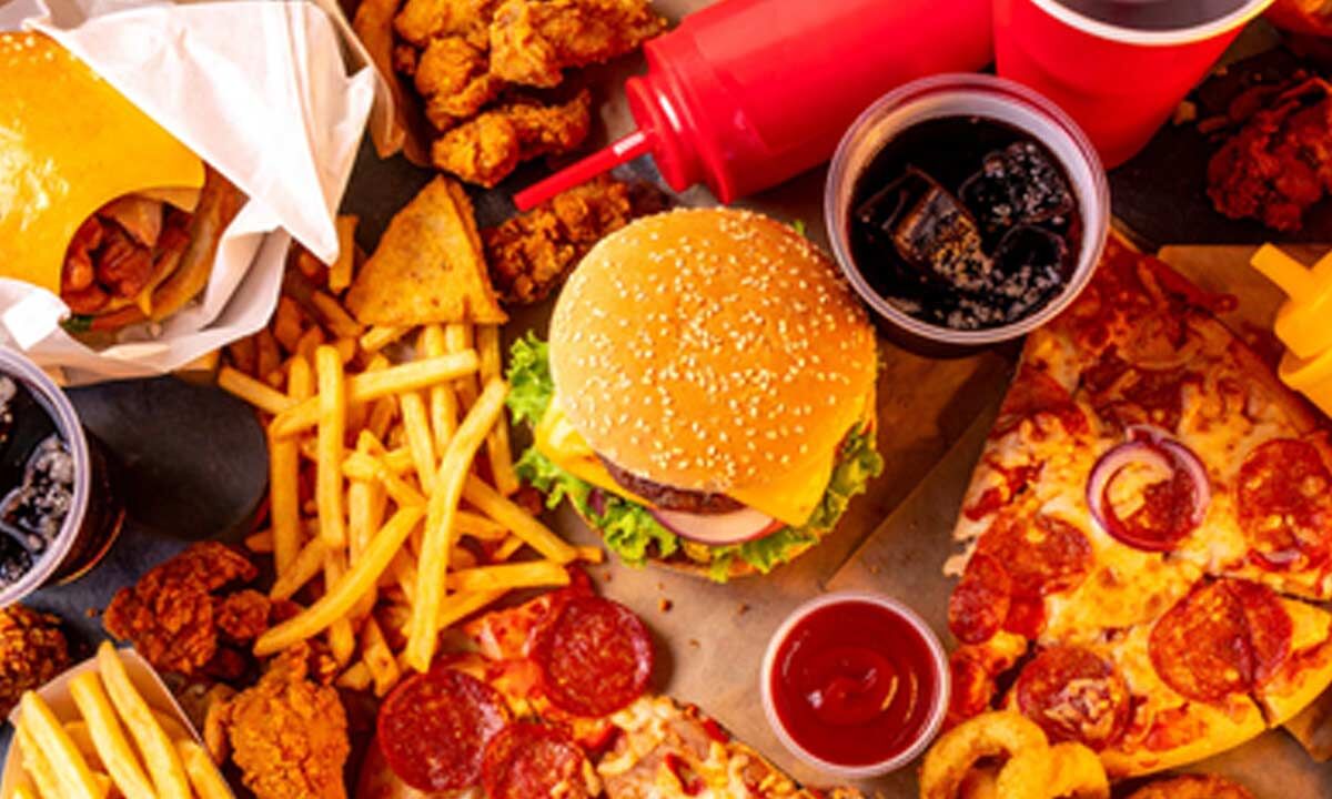 Can regular intake of fast foods lead to illnesses and death?