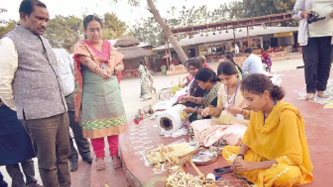 Uppal Mini-Shilparamam hosts vibrant thematic handicraft expo