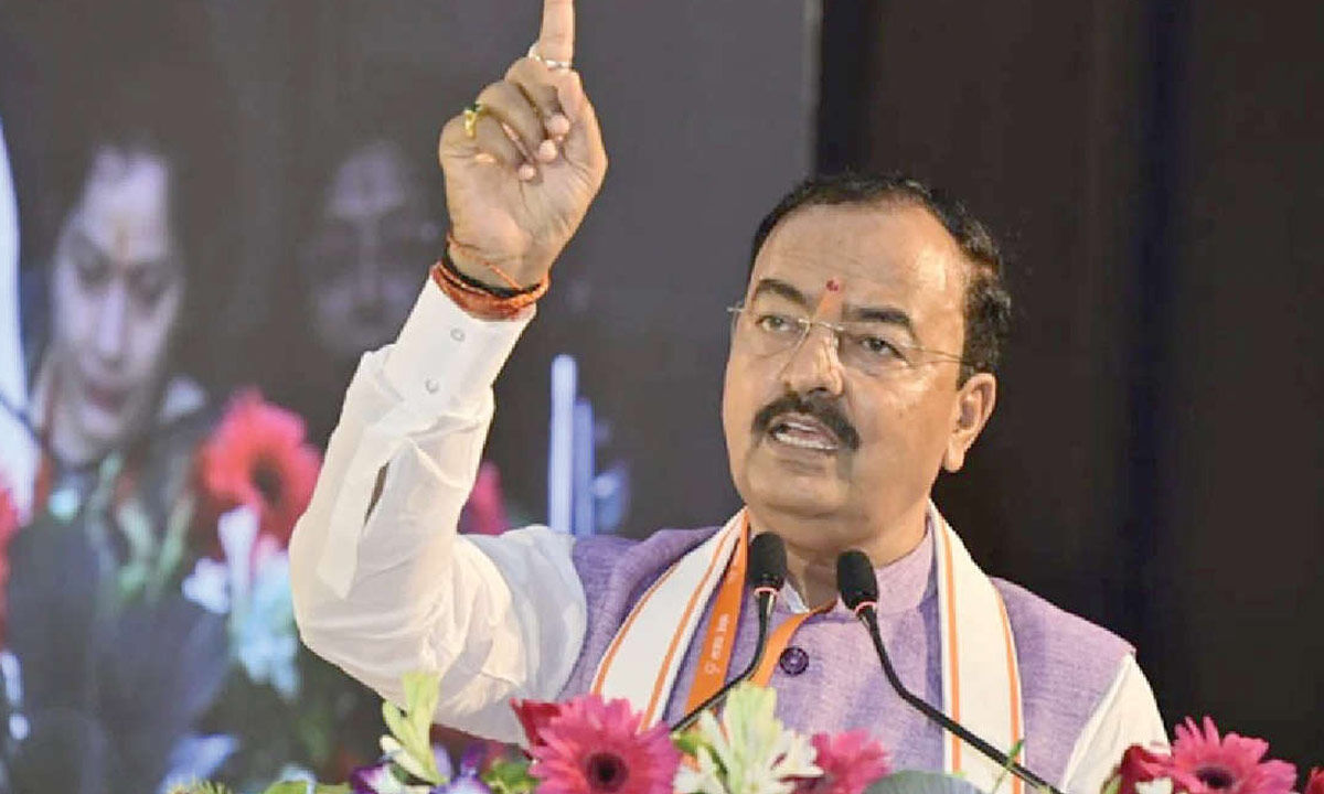 Maurya flays Congress, predicts SP rout in 2027
