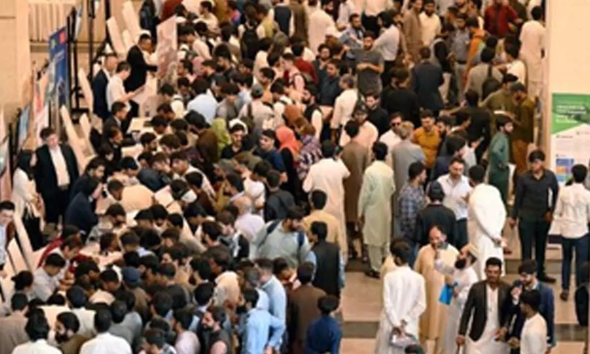 Govt employees protest in Balochistan, seeking 30 pc disparity ...