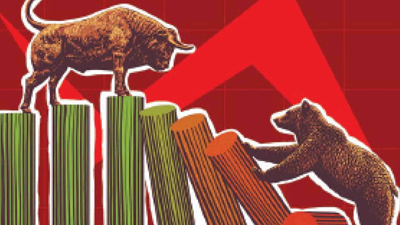 Markets edge lower as FII outflows, blue-chips weigh