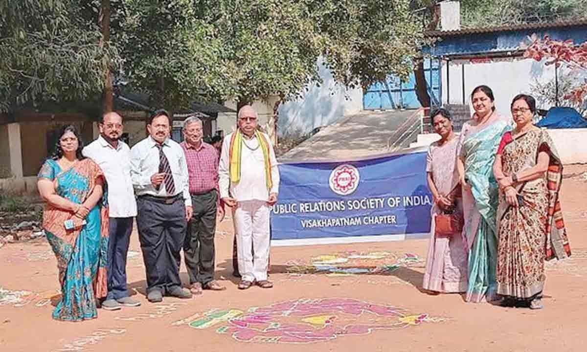 A special Sankranti for girls at walfare home