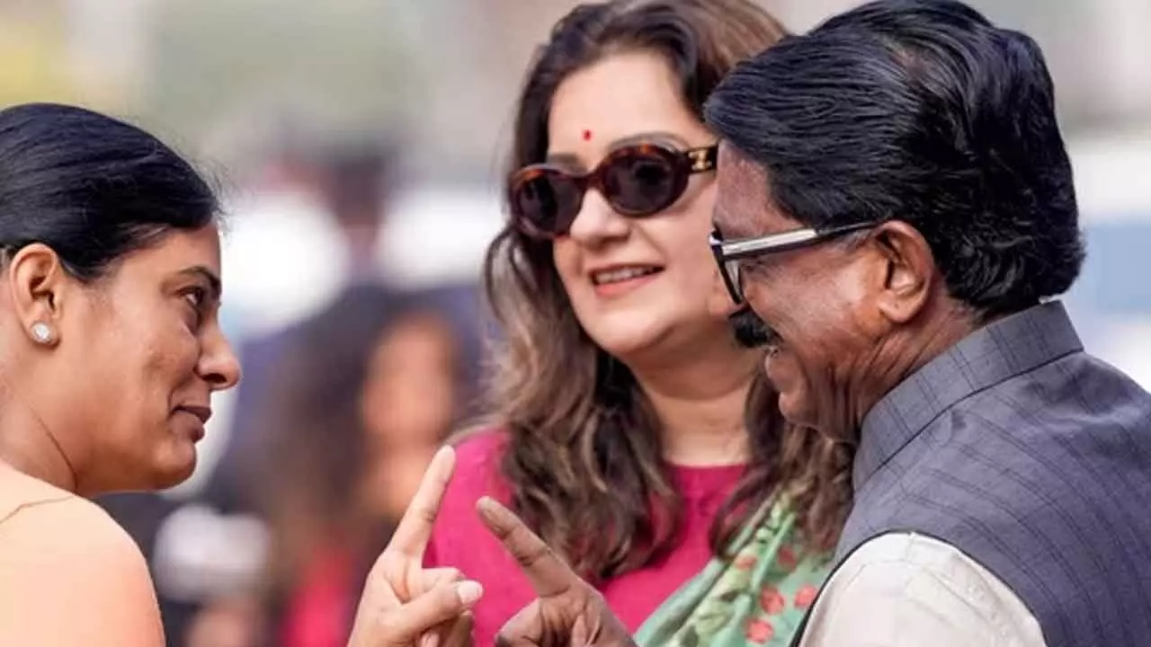 Priyanka Chaturvedi Sent To Alternate Booth After Voter Name Issue In ...