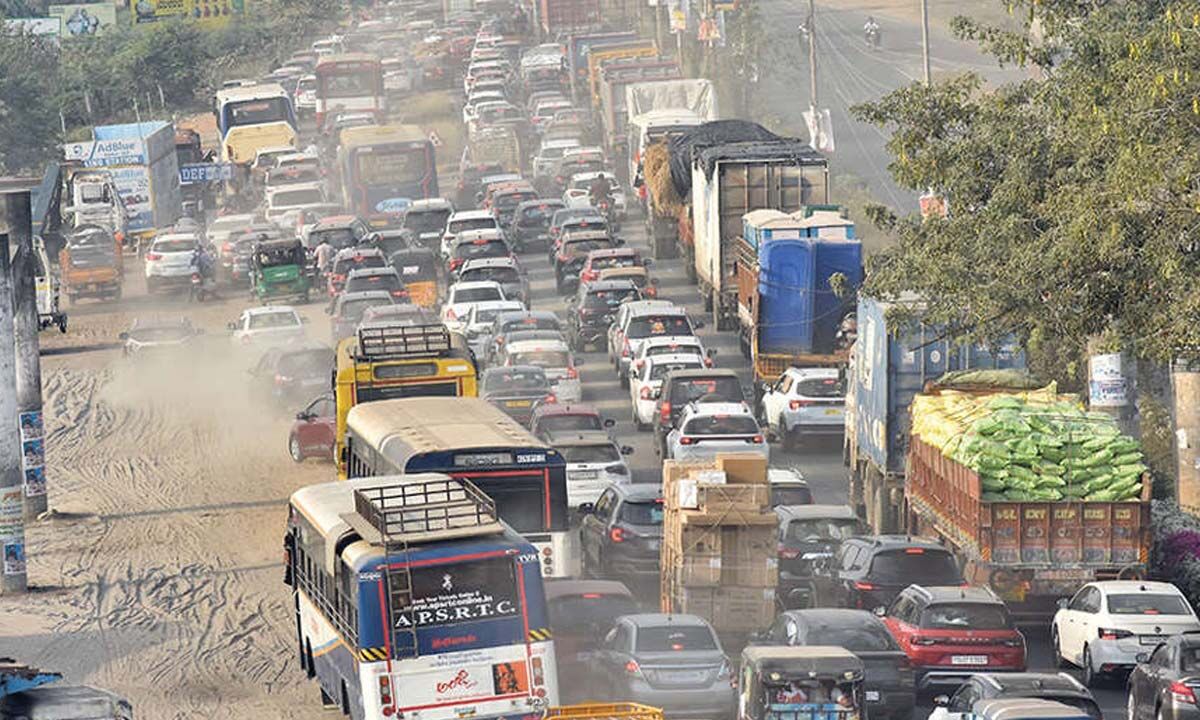 Sankranti return rush chokes Vijayawada–Hyderabad highway
