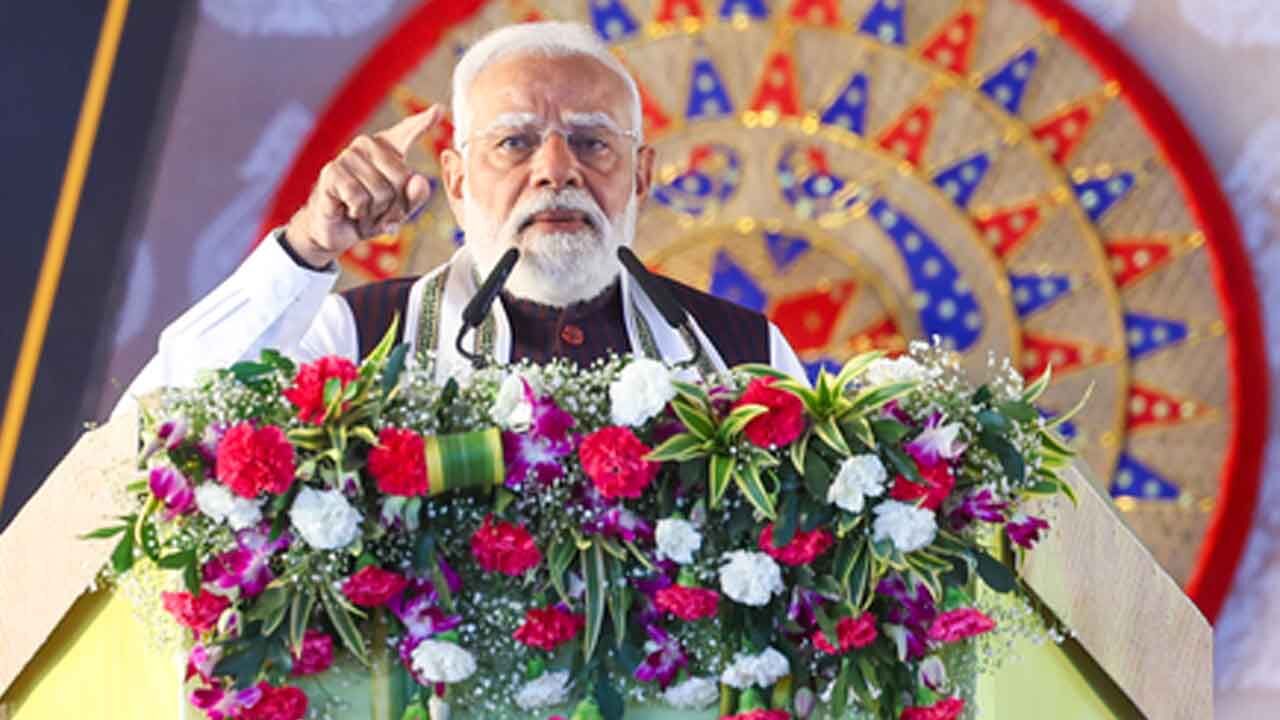 PM Modi flays 'previous govts' for handing over Assam's soil to ...