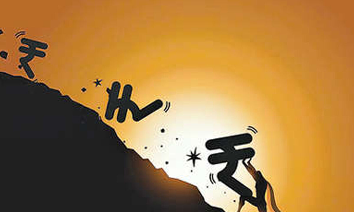 Weakening rupee to affect imports; exporters likely to gain